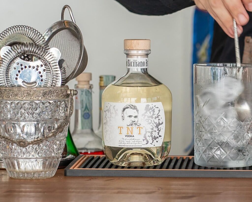 Tnt, spicca la nota del carciofo nella vodka di Sicilia | Cook Magazine